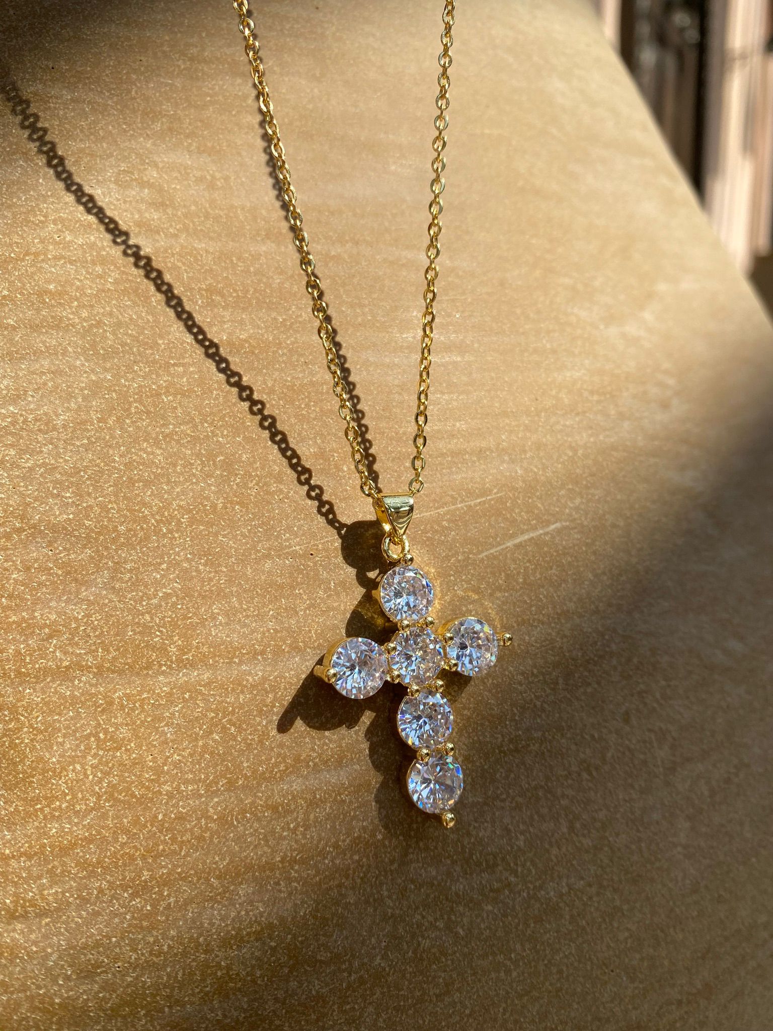 LARGE DIAMOND CROSS NECKLACE IN GOLD – Cloud Eighteen